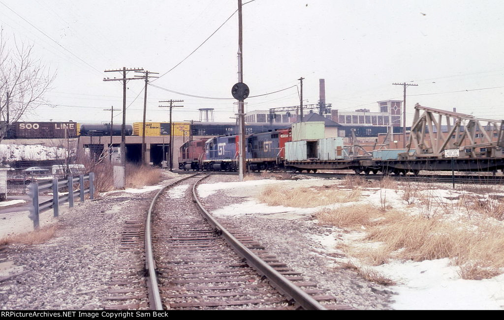 GTW 4135, 5809, and DT&I 219 Eastbound